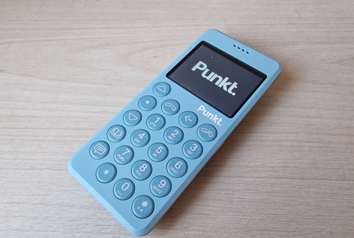 First Look - Punkt MP02 phone. Need a detox from social media and more ...